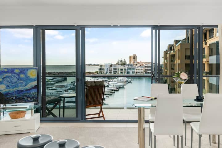 Marina Views Free Parking, Beachside & Seaview - Glenelg