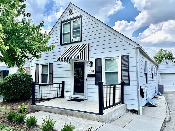 The Columbus Cape Cod Cottage | 1st Floor Beds! - Columbus, OH