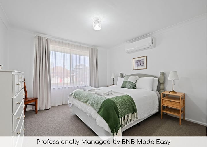 Serenity - Short Drive To Cbd, Firepit - Orange City
