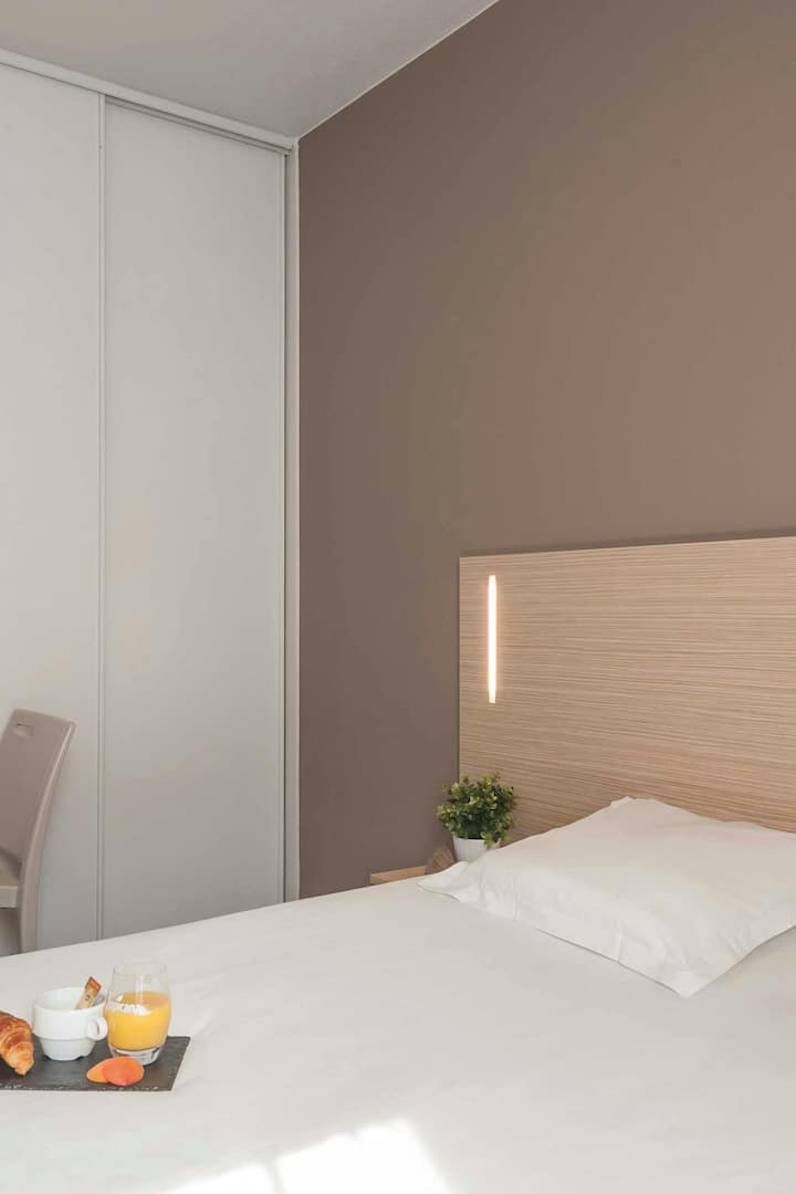 Appartment With Kitchenette In Lyon Part-dieu - Vénissieux