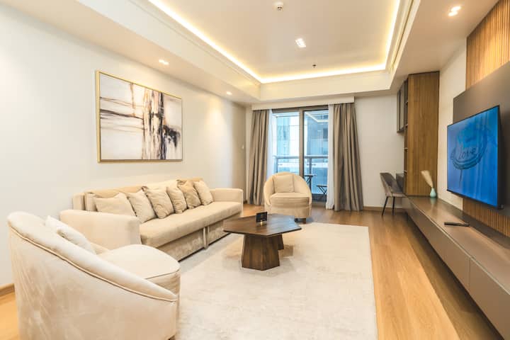 Exquisite 2-bedroom Apartment With Sea View - Dubai