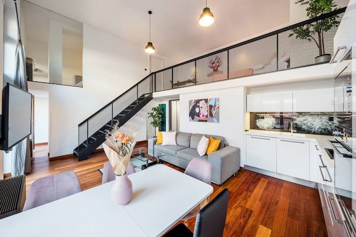 Designer Duplex Apartment With Balcony - Prague