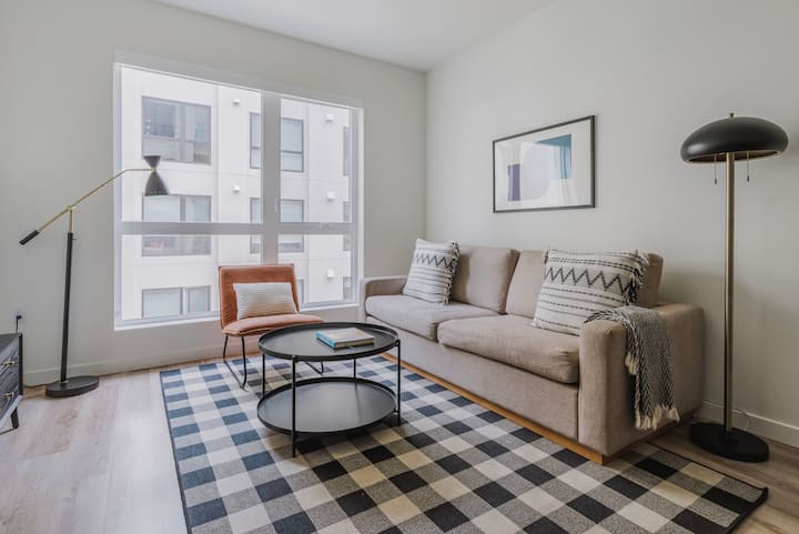 Blueground | Hayward, Pool & Gym, Near Bart - Castro Valley, CA