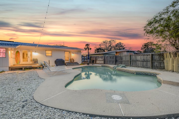 Somewhere To Beach - Jacksonville Beach, Florida - Jacksonville Beach, FL