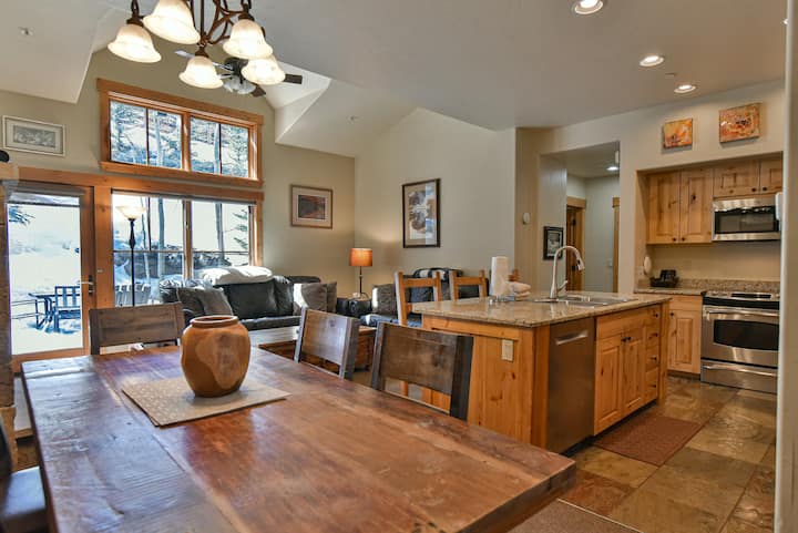 Mountain Thunder Snow Haven Townhome: Ski In, Pool - Breckenridge, CO