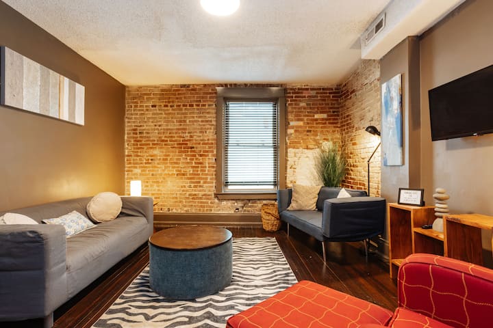 Stylish Brick 1br Near 39th & Ku Med - Kansas City, KS