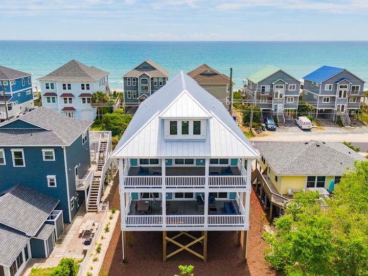 Anchors Aweigh | Pet Friendly + Steps From Beach! - Topsail Beach, NC