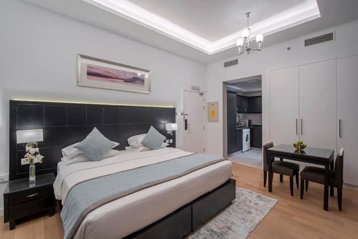 Studio Apartment Near Mashreq Metro Station - Dubai