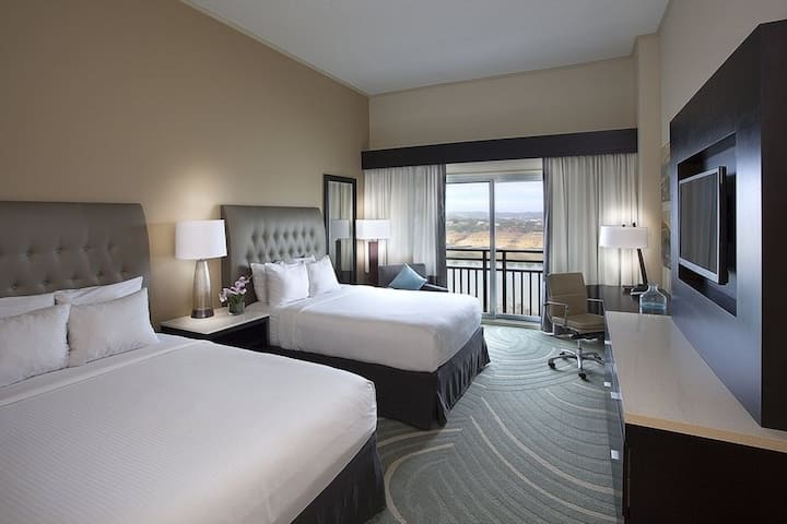 3 Comfortable Units, Outdoor Pool, Onsite Parking! - Lake Travis