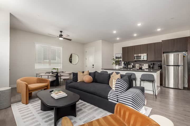 Macallister Luxe 1006 | Desert Views & Heated Pool - Scottsdale, AZ