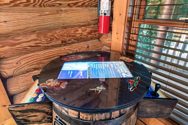 Cabin @ Heart Of Pf:hot Tub,comm. Pool,near Dwood - Pigeon Forge, TN