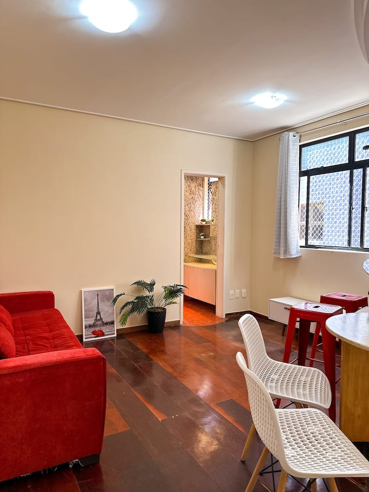 Apê Letícia | Ar Condicionado, Garagem E Wifi Bh - Belo Horizonte