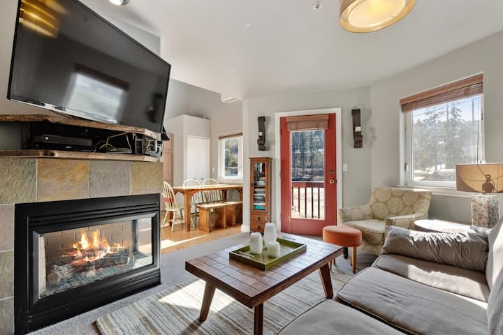 Alpine Village 3-charming Ski In/ski Out Townhome! - Whitefish, MT