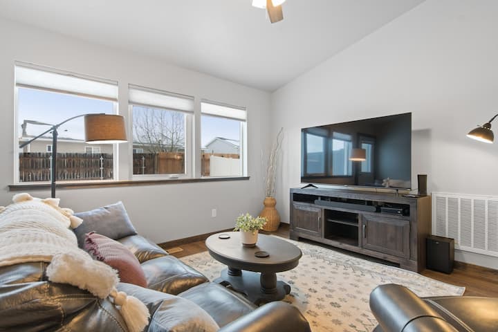 Destiny Cove - Charming New Kalispell Townhome! - Kalispell, MT