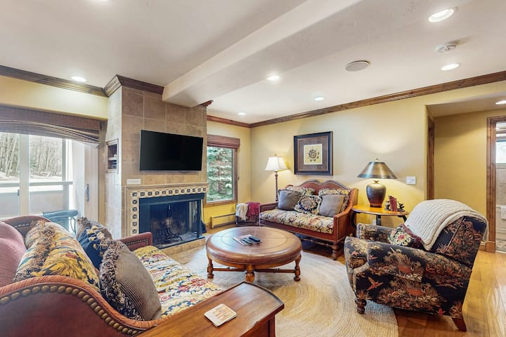 3br Mtn-view Condo W/pool, Hot Tub, Game Room - Vail, CO