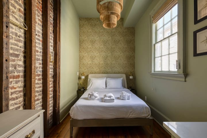 Innkeepers Quarters Queen Suite With Breakfast - 查爾斯頓