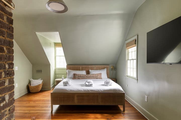 The Ashley - Room 7 | B&b W/ Breakfast Included - Charleston, SC