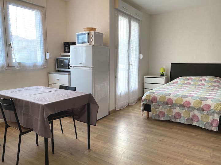 Studio Rénové Central Avec Balcon Et Wifi - Balaruc-les-Bains