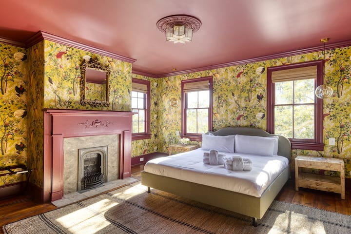 The Nicholas King Suite- Walk To King - Charleston, SC