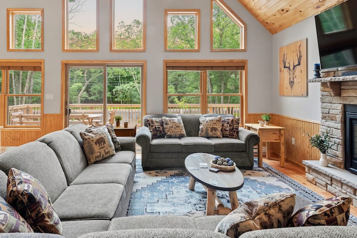 Bluejay Getaway By Avantstay | 7bdr, Walk To Lake! - Pennsylvania