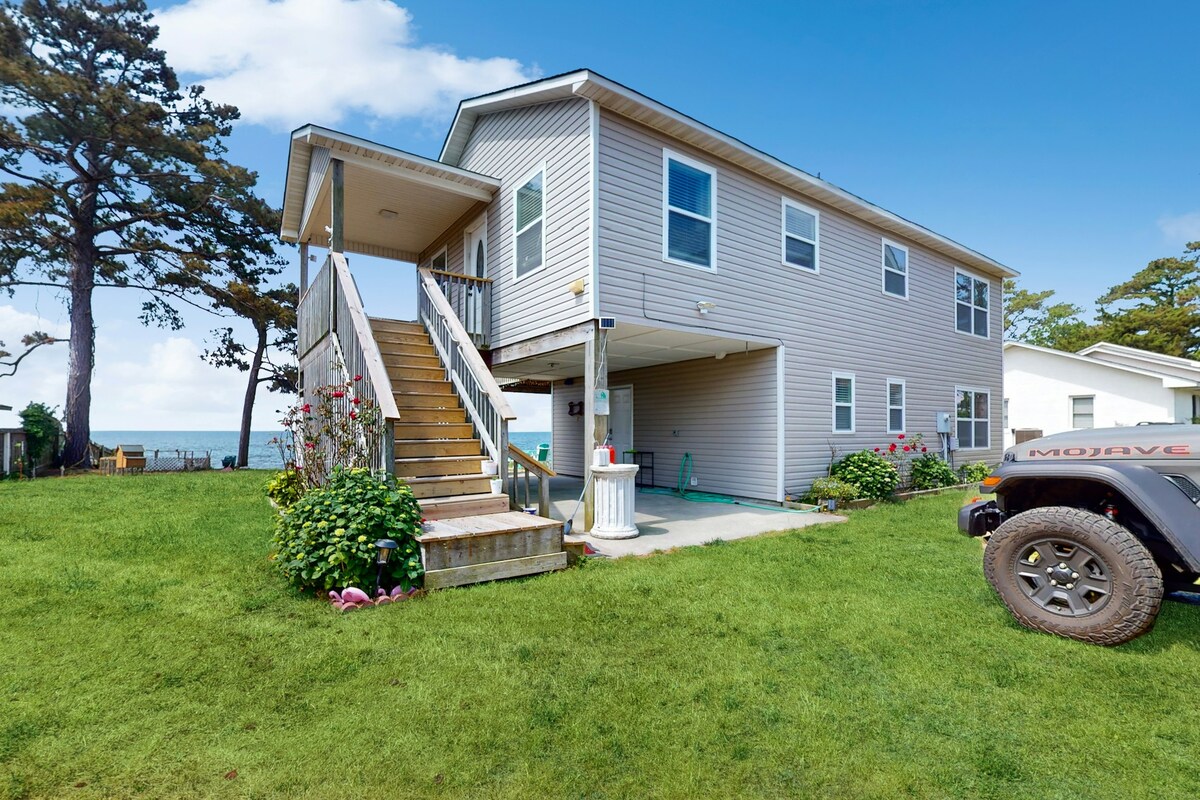 4BR waterfront getaway with sound views, AC - Houses for Rent in Point ...