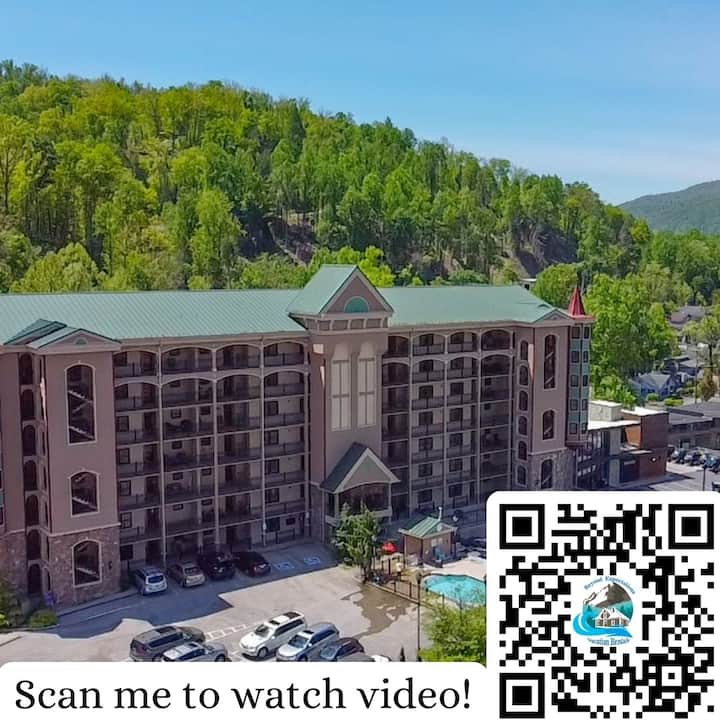 Cozy Smoky Mtn 2br Getaway W/ Pool + Fireplace - Gatlinburg, TN