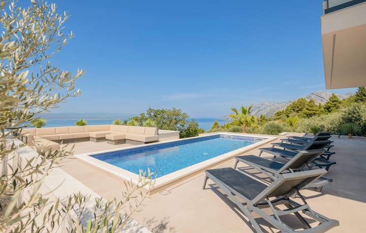 5 Bedroom Cozy Home In Brela - Brela