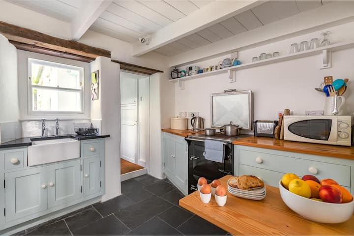 Gull's Nest Holiday Cottage - Mousehole