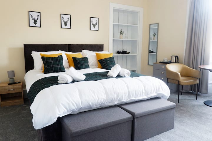 B1 Super King Or 2 Single Beds 2nd Floor Room 1 - Inverness