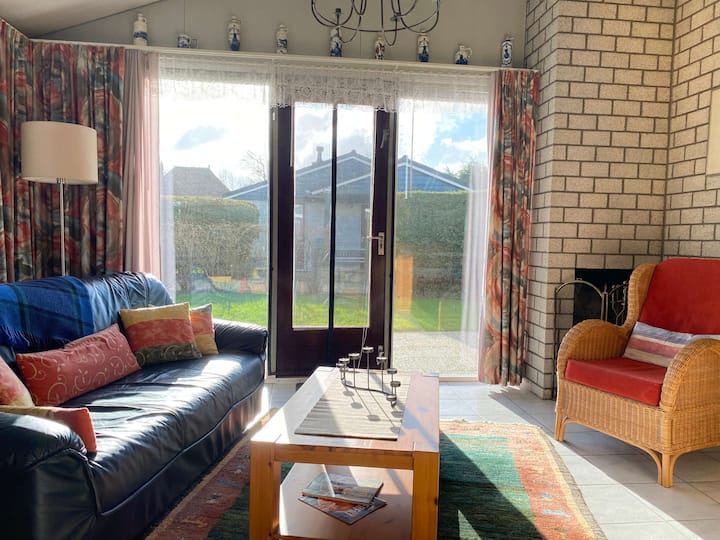 Bungalow 041 Im Freizeitpark Mit Einrichtungen - Petten