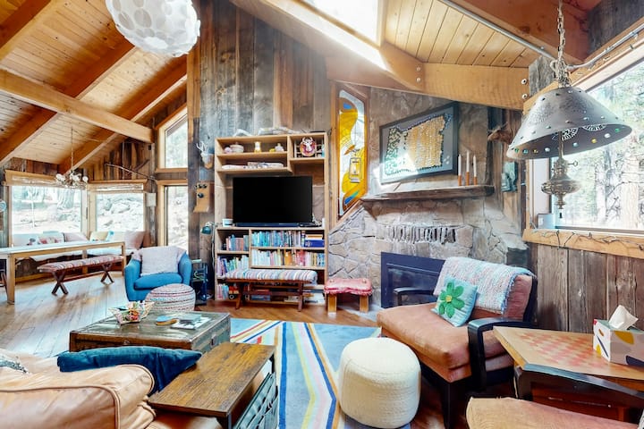 Bohemian 2-acre 4br With Pool, Hot Tub, Game Room - Sisters, OR