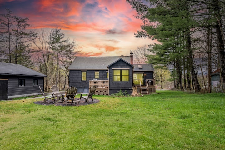 Charcoal Chalet - Avantstay | A+ Design & Comfort - New Paltz, NY