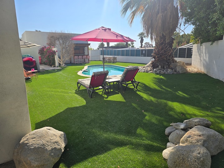 Barbie-inspired Palm Springs Villa W/ Heated Pool - Palm Springs, CA