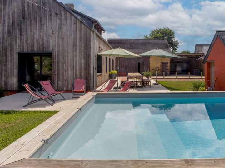 Maison Familiale Avec Piscine Chauffée Et Jeux - Le Mans