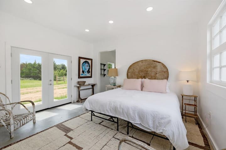 Charming Cottage, 5 Minutes To Round Top! - Round Top, TX