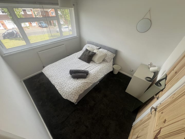 Chic 3-bed Family Home In Quiet Cul-de-sac - Dunstable