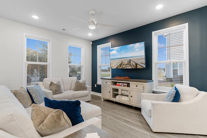 3 Bdrms- 4 Beds- Dog Friendly, Pub, Beach Shuttle - North Myrtle Beach, SC