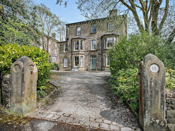 2 Bed In Buxton (91990) - Buxton