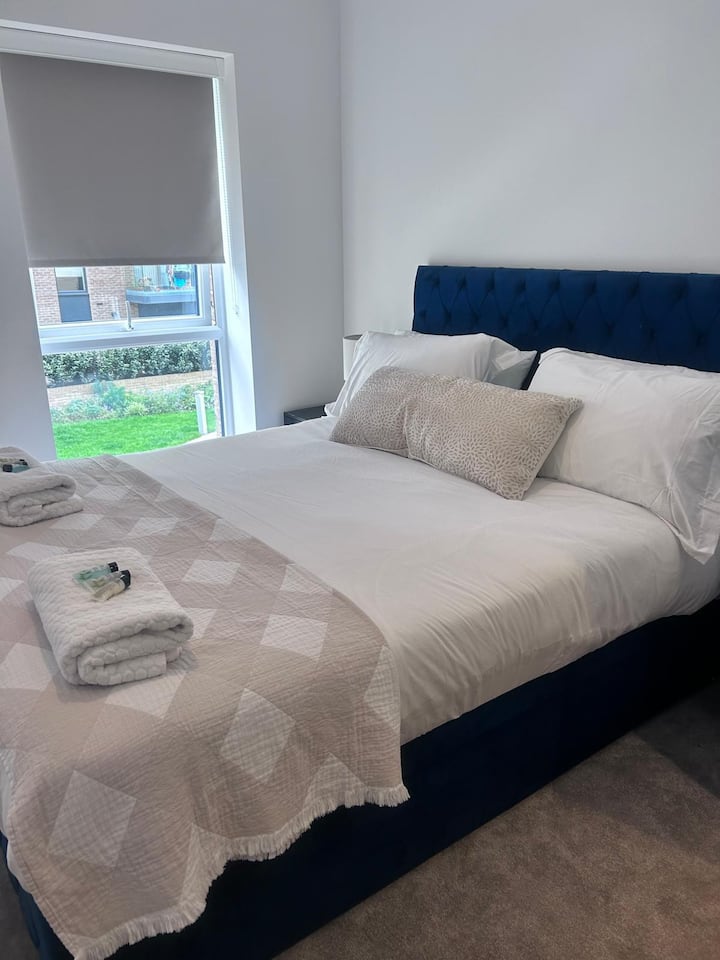 The Ivy Abode 2 Bedroom Lovely Apartment/parking - London Stansted Airport (STN)