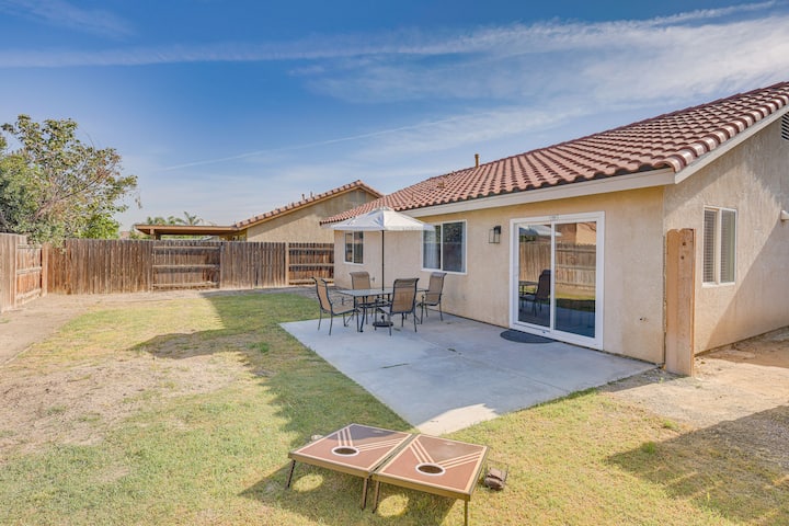 Bakersfield Home W/ Pool Table, Cornhole + More! - ベーカーズフィールド, CA