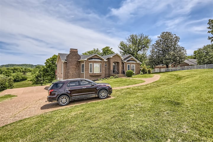 5 Acre Estate Near Nashville! (F2) - Franklin, TN