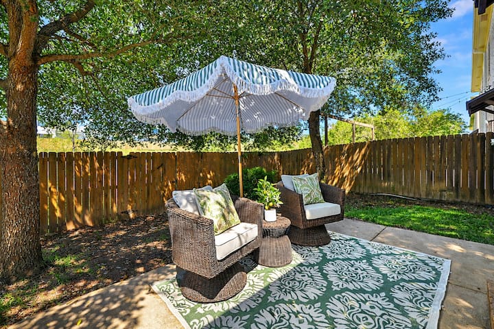 Uptown Aggie– 4br Near Kyle Field - College Station, TX