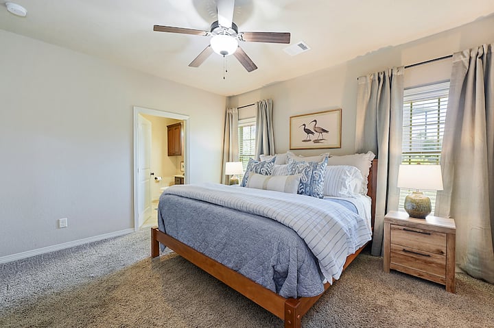 Uptown Aggie– 4br Near Kyle Field - College Station, TX