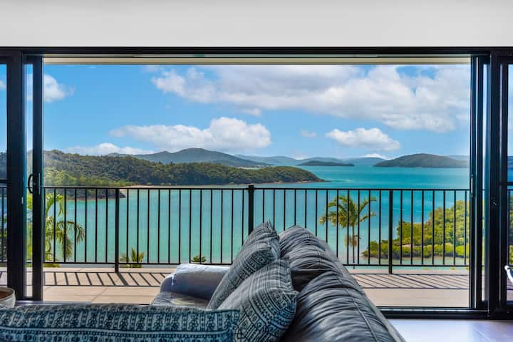 Panorama At Shute Harbour - Daydream Island