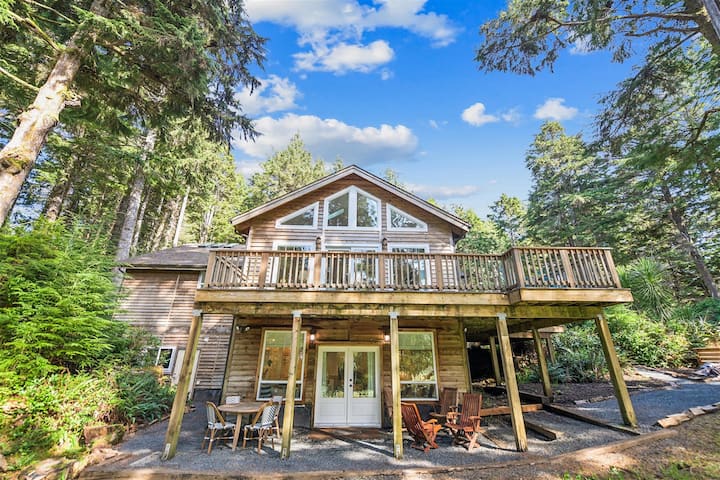 Ocean Echoes Villa - New Listing! - Cannon Beach, OR