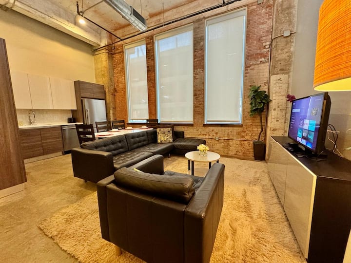 2 Br & 2 Bath | Downtown | Free Valet Parking | 1 - Bryan Place - Dallas