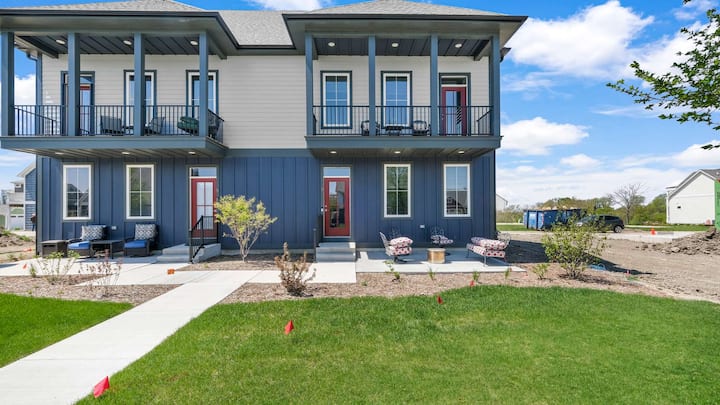 West Side Duplex - Ottawa, IL