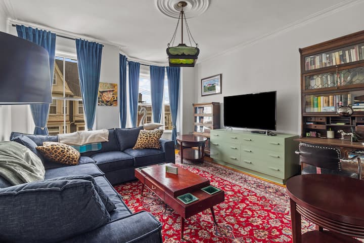 Elegant Victoria | 2br | 1.5ba - カナダ セント・ジョンズ