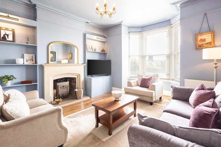 Host & Stay | Rock End - Gulliver's Kingdom