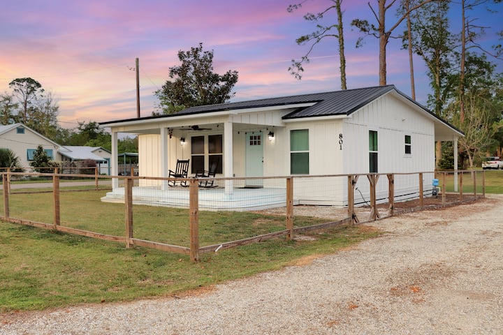 The Surf Ranch: Cool Spot For Cool People Near Bay - Port St. Joe